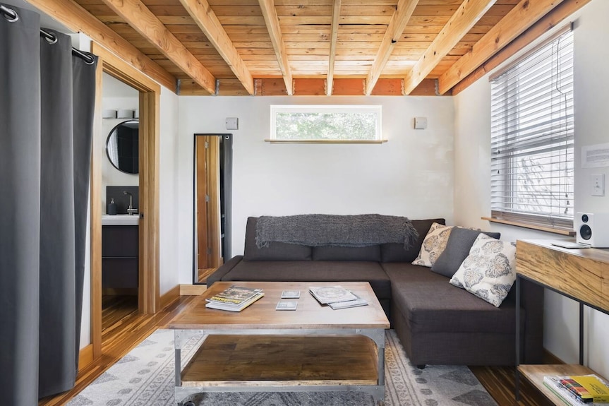 Blue Door Tiny Home In Mississippi District, Near Downtown & Convention Center - ポートランド, OR