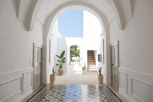 Quarto casal luxo, vista para o jardim | Edredons de pluma, berços (sobretaxa), Wi-Fi de cortesia, roupa de cama