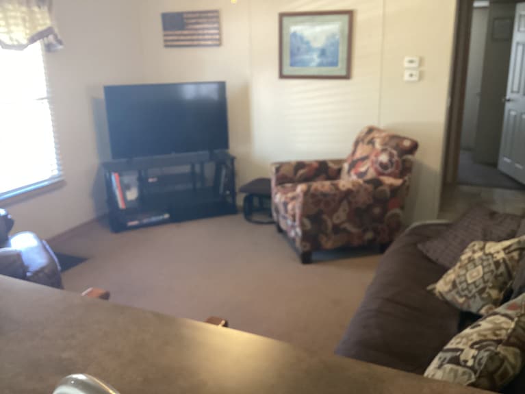 Charming 2-bedroom Mobile Home With Wifi, Ac In Peaceful Eddyville Ky. - Kentucky