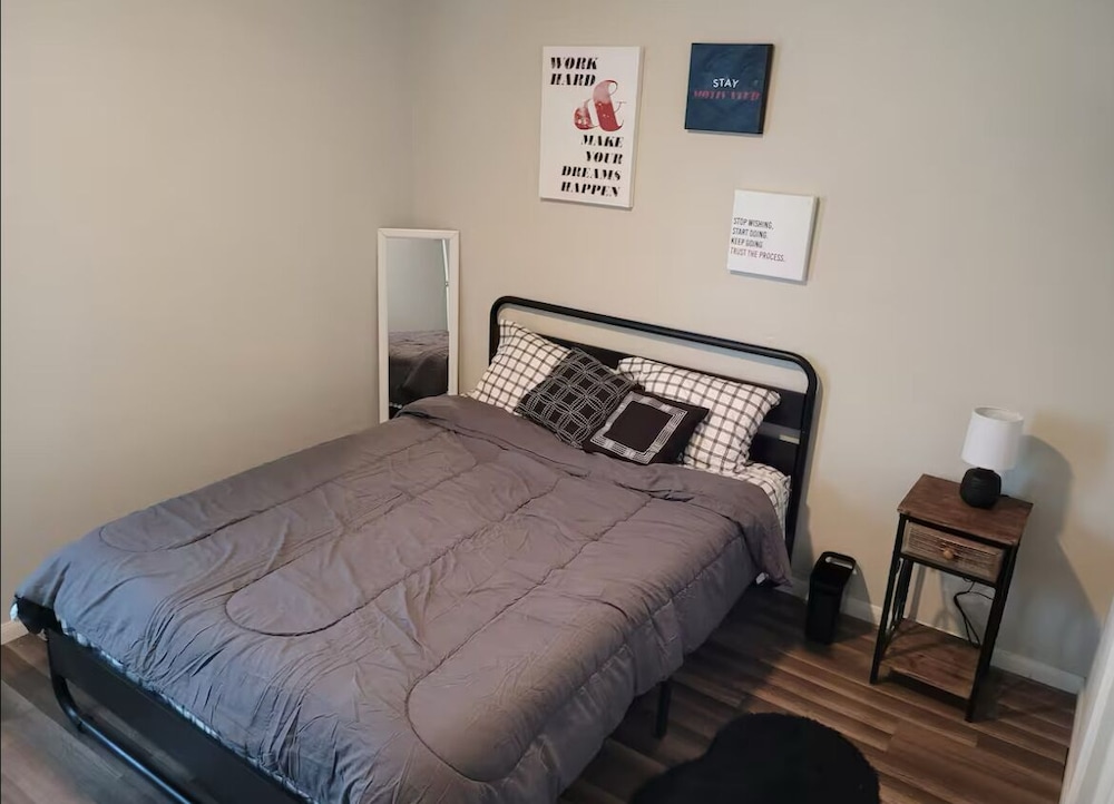 Modern Upbeat Home Minutes from Downtown and North Central Austin ...