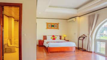 Quarto casal ou duplo luxo | Vista para a rua