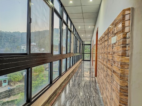 Super Deluxe Room | SecretƔria, secretƔria adequada para computadores portƔteis . Ai 360 Degree Hotel Lansdowne