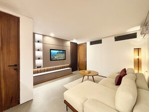 Vila exclusiva, 3 quartos, piscina particular | 3 quartos, cofres nos quartos, escrivaninha