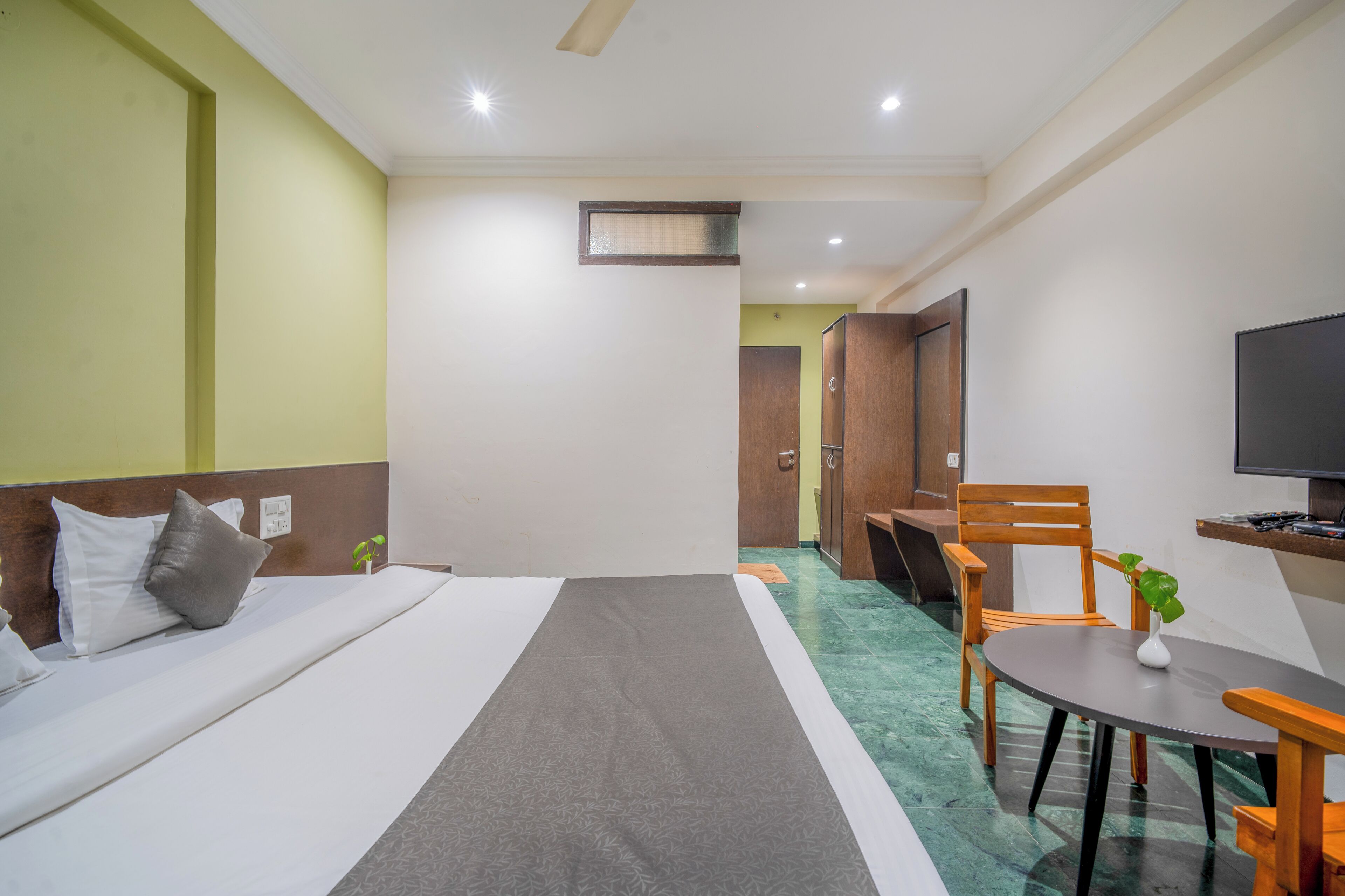 Quarto casal, vista para a cidade | Wi-Fi de cortesia, roupa de cama