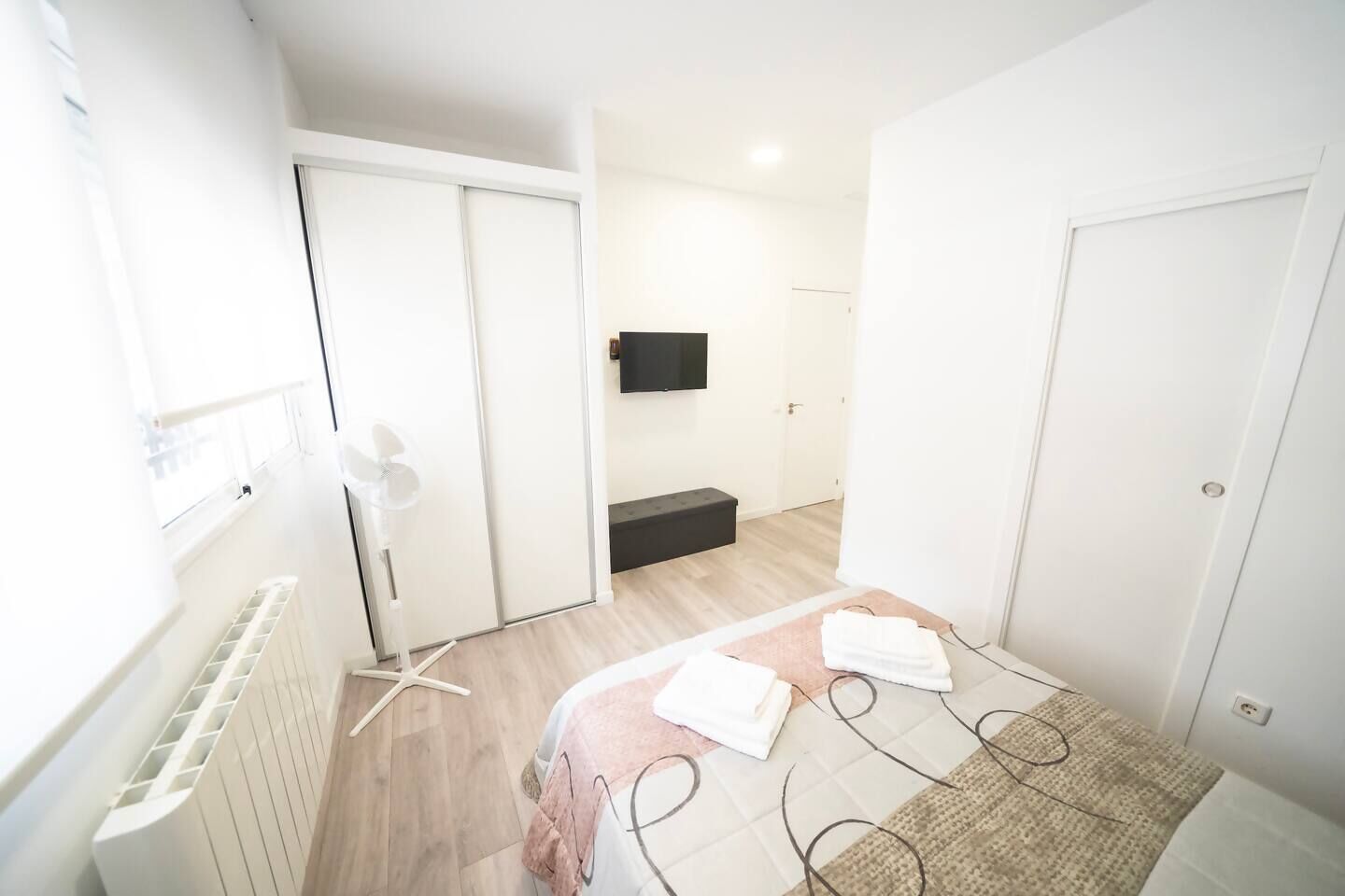 En Madrid, Amplio, Especial Grupos O Familias. - Pinto