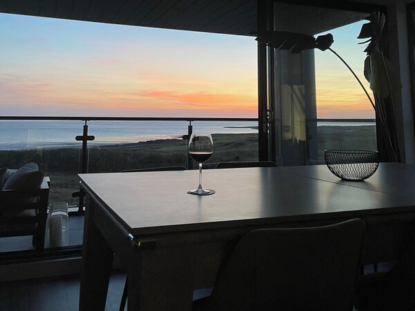 The Links 40. An Apartment With Spectacular Sea Views - Porthcawl
