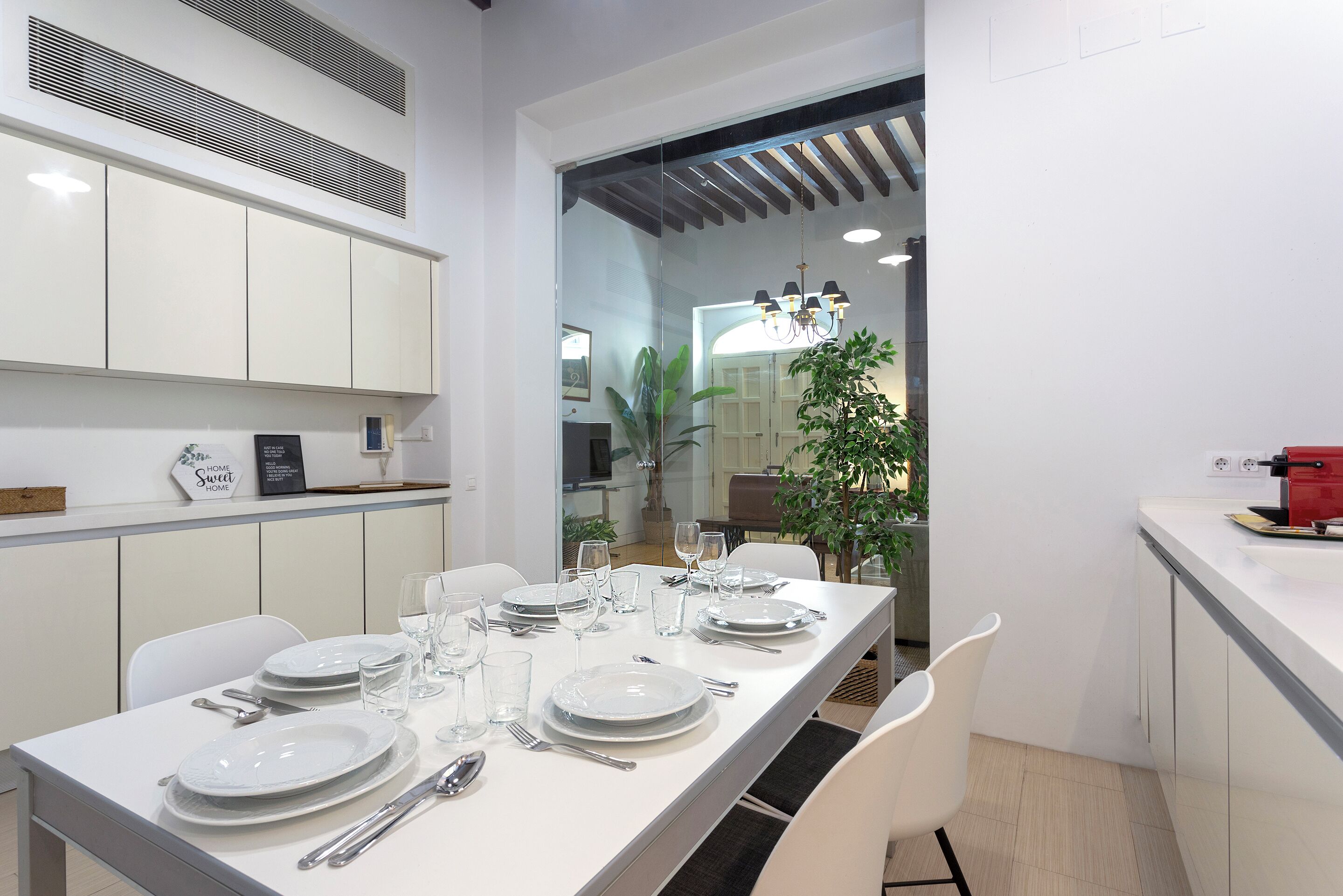 Apartamento (3 Bedrooms) | Cozinha privada | Um frigorífico, um micro-ondas, um forno, uma placa de cozinha 