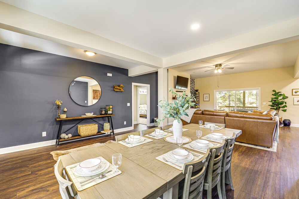 Gated Community W/ Perks: North Carolina Hideaway - Lake Hickory, NC