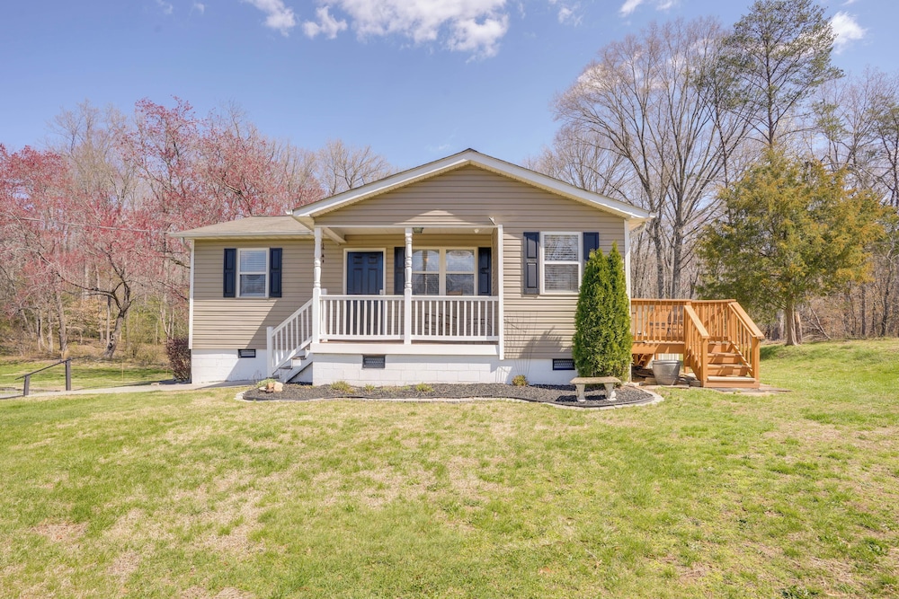 5 Mi To Dtwn Fredericksburg: Family Gem W/ Yard - Fredericksburg, VA