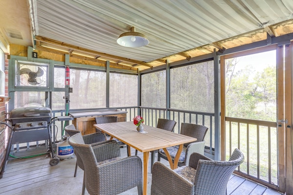 6 Mi To Ellen Trout Zoo: Family Home W/ Yard! - Lufkin, TX