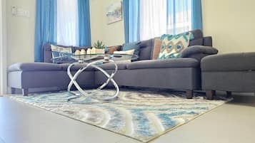 Casa, 3 quartos, fumadores, pátio | Sala