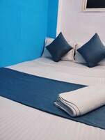 Quarto solteiro clássico, vista para a cidade | Wi-Fi de cortesia