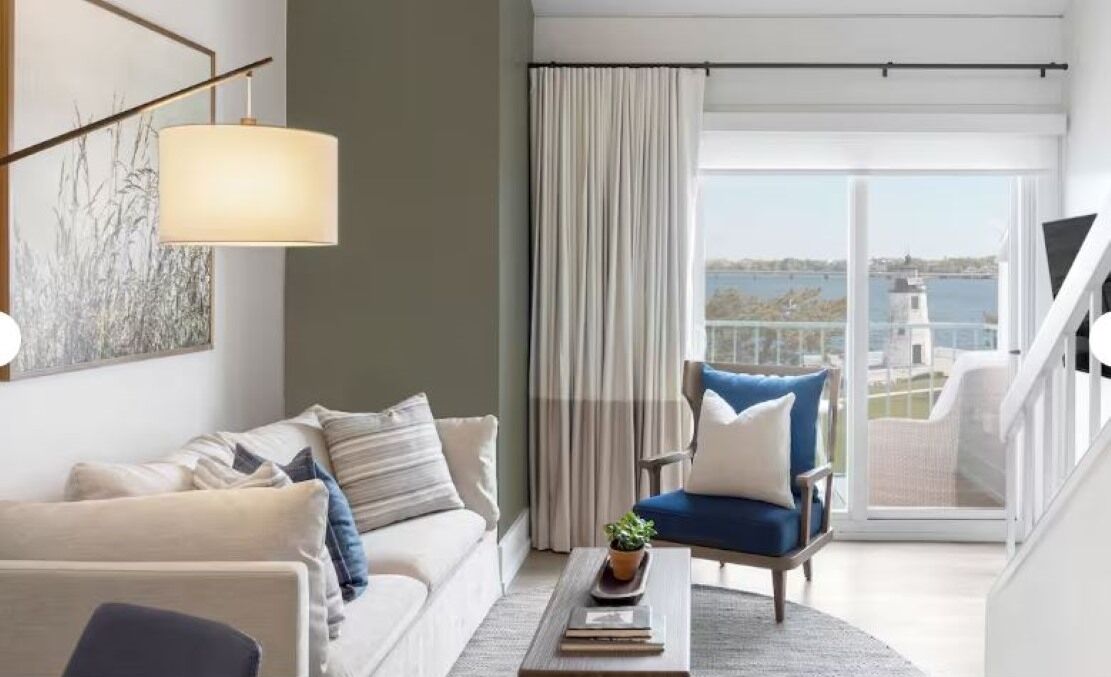 Steps To Adventure! Pool, Onsite Restaurant, Gym, Near Scenic Spots! - Newport, RI