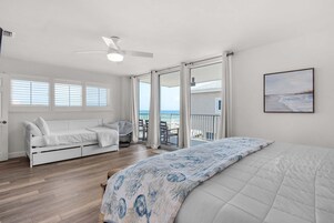 Apartamento em Condomínio Fechado, várias camas (Starboard Village 121) | 2 quartos 