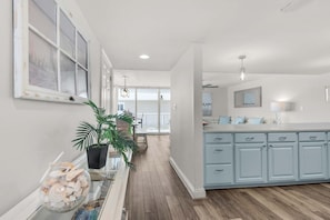 Apartamento em Condomínio Fechado, várias camas (Starboard Village 121) | Interior