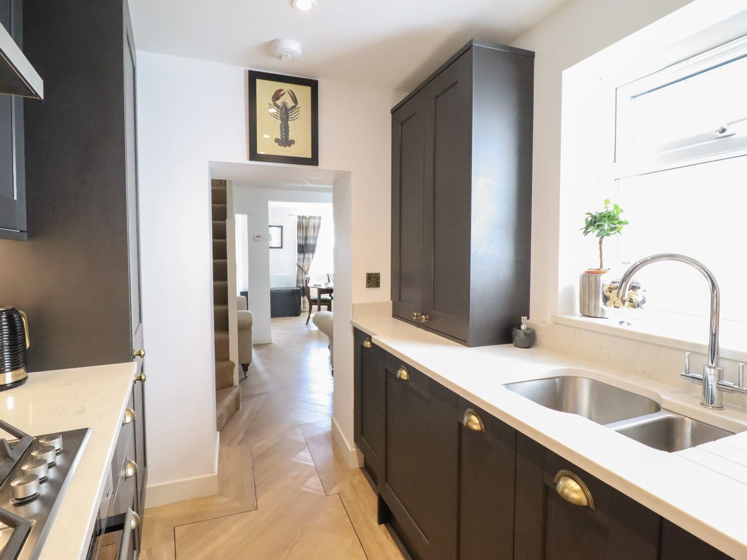 Lava-louças, talheres/pratos/utensílios de cozinha