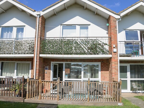 98 Waterside Park - Lowestoft
