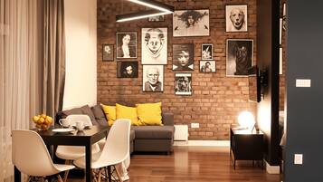 Estúdio Comfort, vista para o pátio | Sala de estar