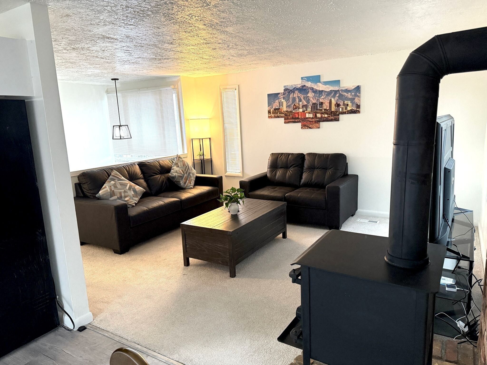 Sagar Bnb - Comfy 5-bed 3-bath House ~30mins From Ski/ Hiking Areas, Sandy, Ut. - Utah