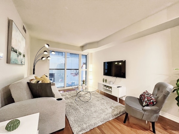 Rivetstays - The Icon - Toronto