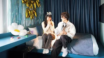 Quarto, não fumadores, casa de banho partilhada (Red) | Cofre no quarto, secretária