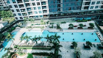 2 quartos, secretária, secretária adequada para computadores portáteis