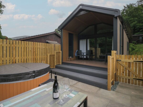 Woof Luxury Family Pod - Keswick