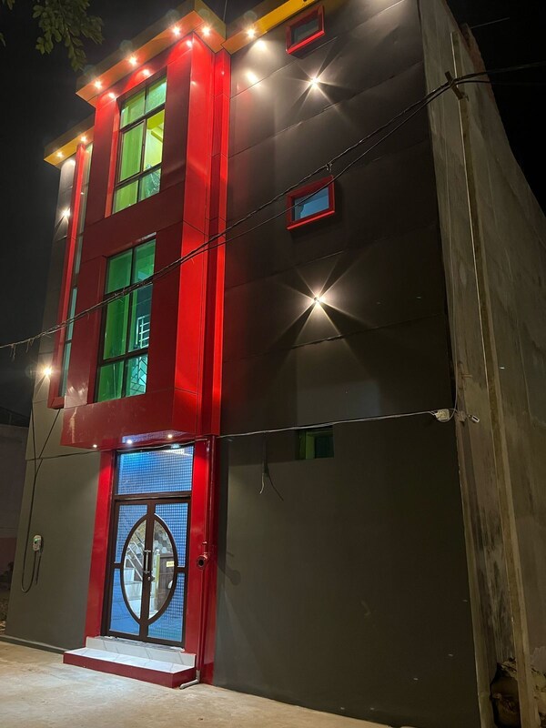 Hotel Arya Kulam Palace - Ayodhya