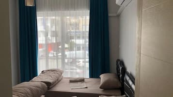 Quarto Twin, varanda, Vista para a cidade | Wi-fi grátis