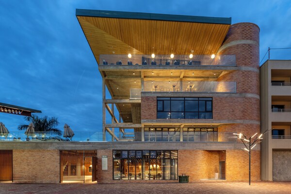 Zaria Court Kigali, Tapestry Collection By Hilton - Kigali