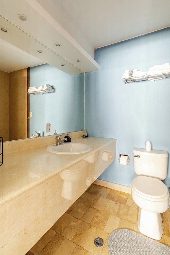 Hotel Akros | Strategic Location In Quito Near La Carolina Park - Quito