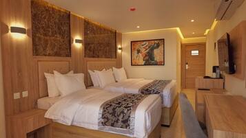 Quarto triplo clássico, vista para a cidade | 1 quarto, roupas de cama de algodão egípcio, roupas de cama premium