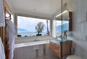 Apartamento (Duplex) | Casa de banho | Um secador de cabelo, toalhas fornecidas