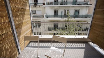 Estúdio conforto, 1 cama de casal, sacada, vista para a cidade | Sacada