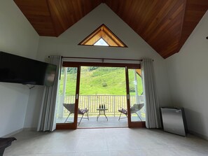 Quarto conforto, vista para a colina | Terraço/pátio