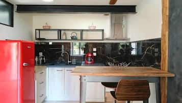 Apartamento Clássico, vista para a piscina | Cozinha privada