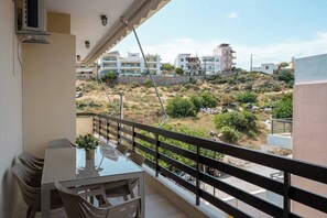 Apartamento família, sacada, vista para a cidade | Terraço/pátio