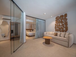 Family Two Bedroom Apartment With Shared Heated Pool | Lençóis de algodão egípcio, roupa de alta qualidade, cofre no quarto 