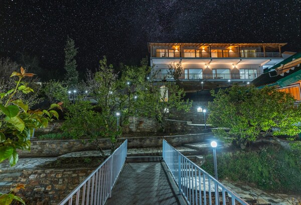 Shree Parijat Resort - Mukteshwar