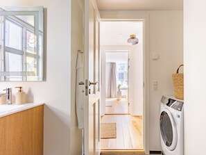 Apartamento, 1 quarto, Vista para a cidade | Casa de banho