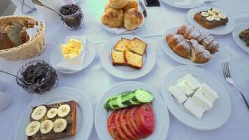 Café da manhã (EUR 7 por pessoa)