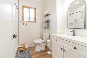 Casa | 2 quartos, escrivaninha