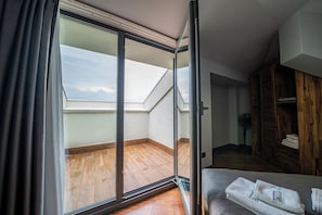 Premium Two Bedroom Duplex Residence by Guest Teori | Roupas de cama de algodão egípcio, roupas de cama premium