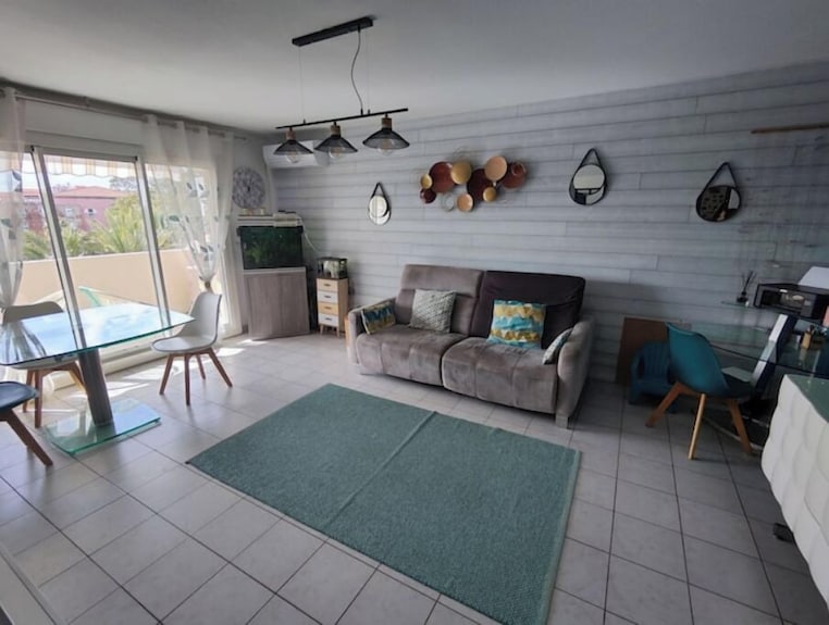 Appartement 3 Pièces Dans Résidence De Standing - ibis Hyeres Centre