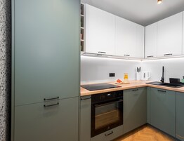 Apartamento Comfort, Vista para a cidade | Cozinha privada | Um frigorífico/congelador grande, um micro-ondas, um forno 