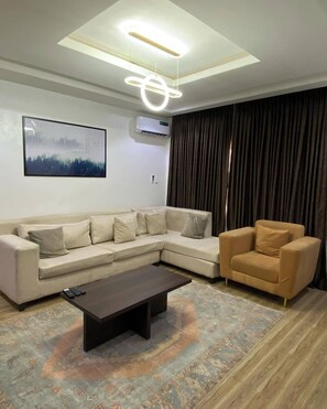 Apartamento Familiar, varanda, Vista para a cidade | Sala de estar