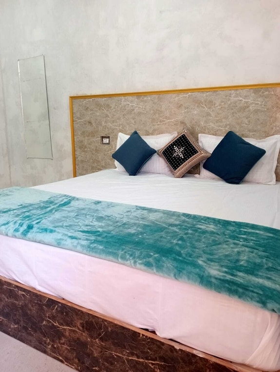 Spacious 6-bedroom House With Wifi, Ac In Enchanting Varanasi - 瓦拉那西
