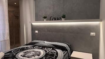 Quarto Júnior | Cofre no quarto, secretária, cortinas/cortinados opacos, Wi-fi grátis