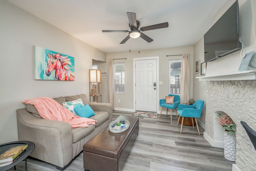 Nearby Downtown Wichita W/ Stacked W&d! - 威奇托