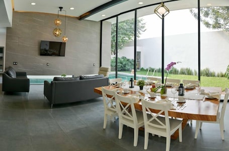 Villa Deluxe | Sala de jantar. Casa Begonias Hotel más Villas